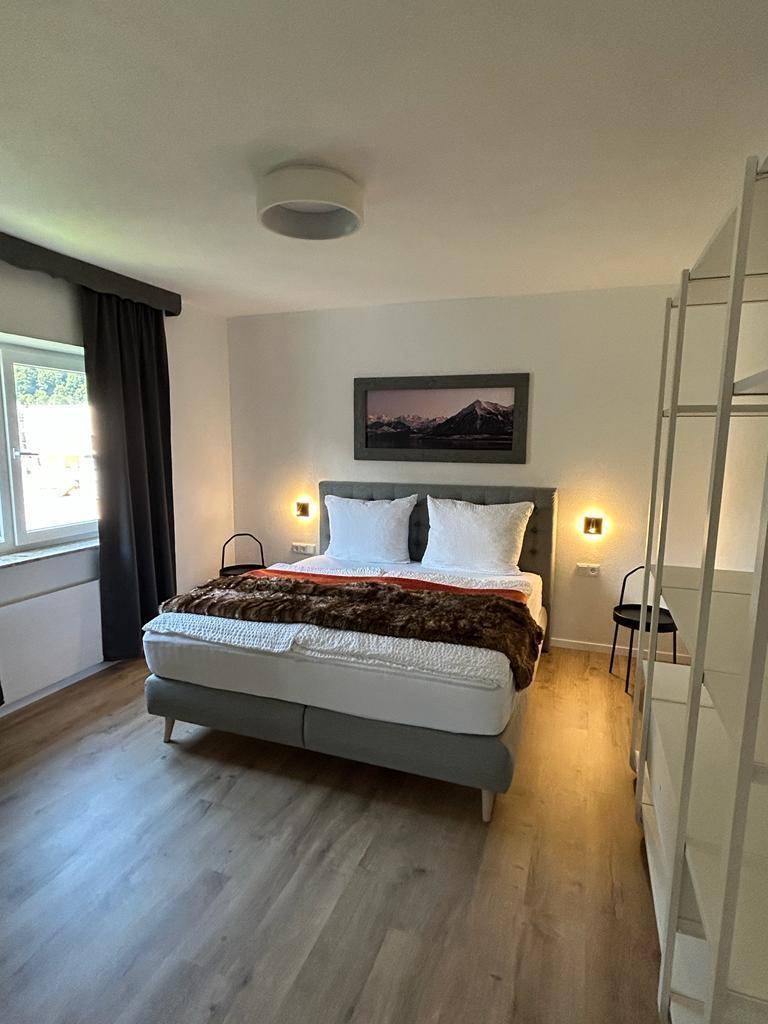 460 M² Ferienhaus ∙ 12 Schlafzimmer ∙ 35 Gäste - Reit