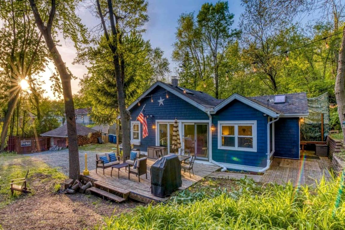 House ∙ 2 Bedrooms ∙ 8 Guests - Gary, IN