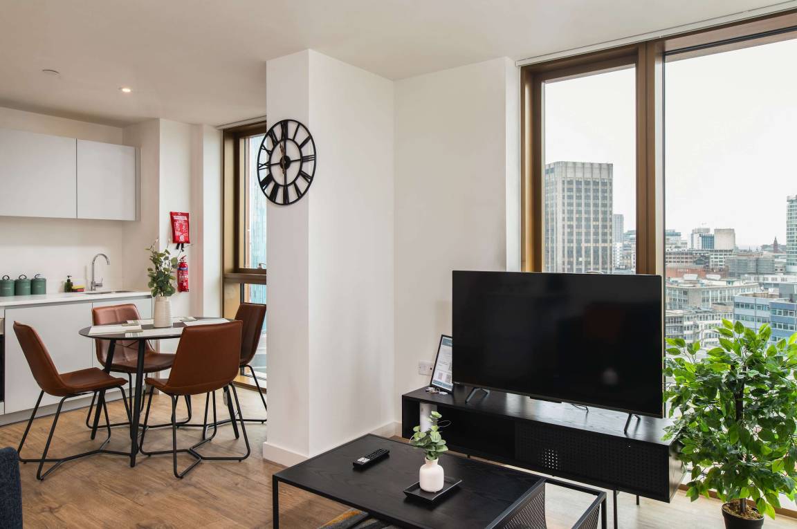 74 M² Apartment ∙ 2 Bedrooms ∙ 4 Guests - Birmingham City University