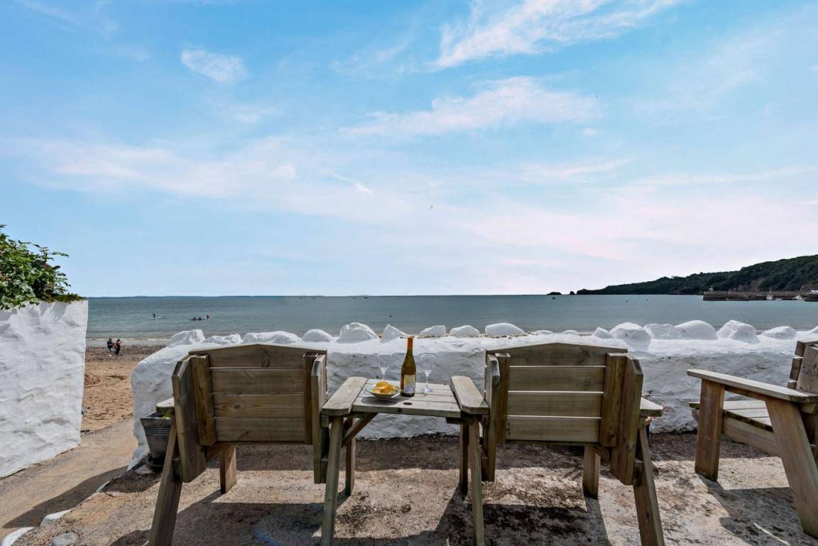 Apartment ∙ 2 Bedrooms ∙ 5 Guests - Tenby