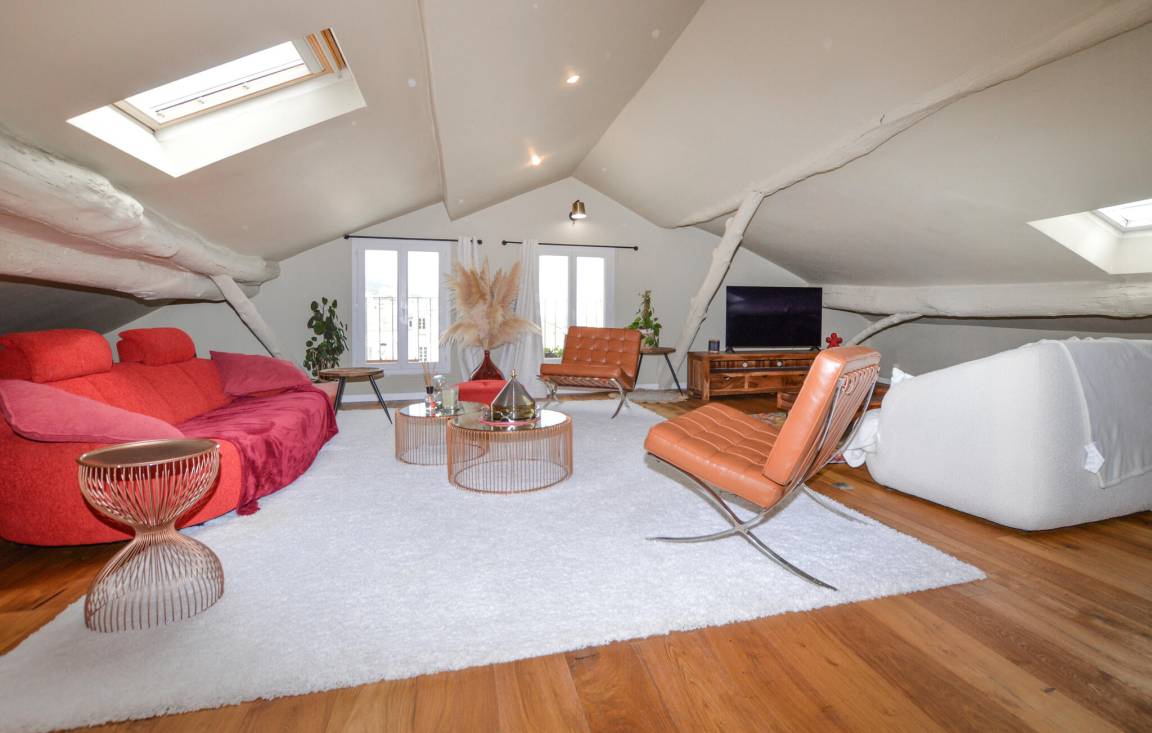 100 M² Apartment ∙ 3 Bedrooms ∙ 6 Guests - Bastia