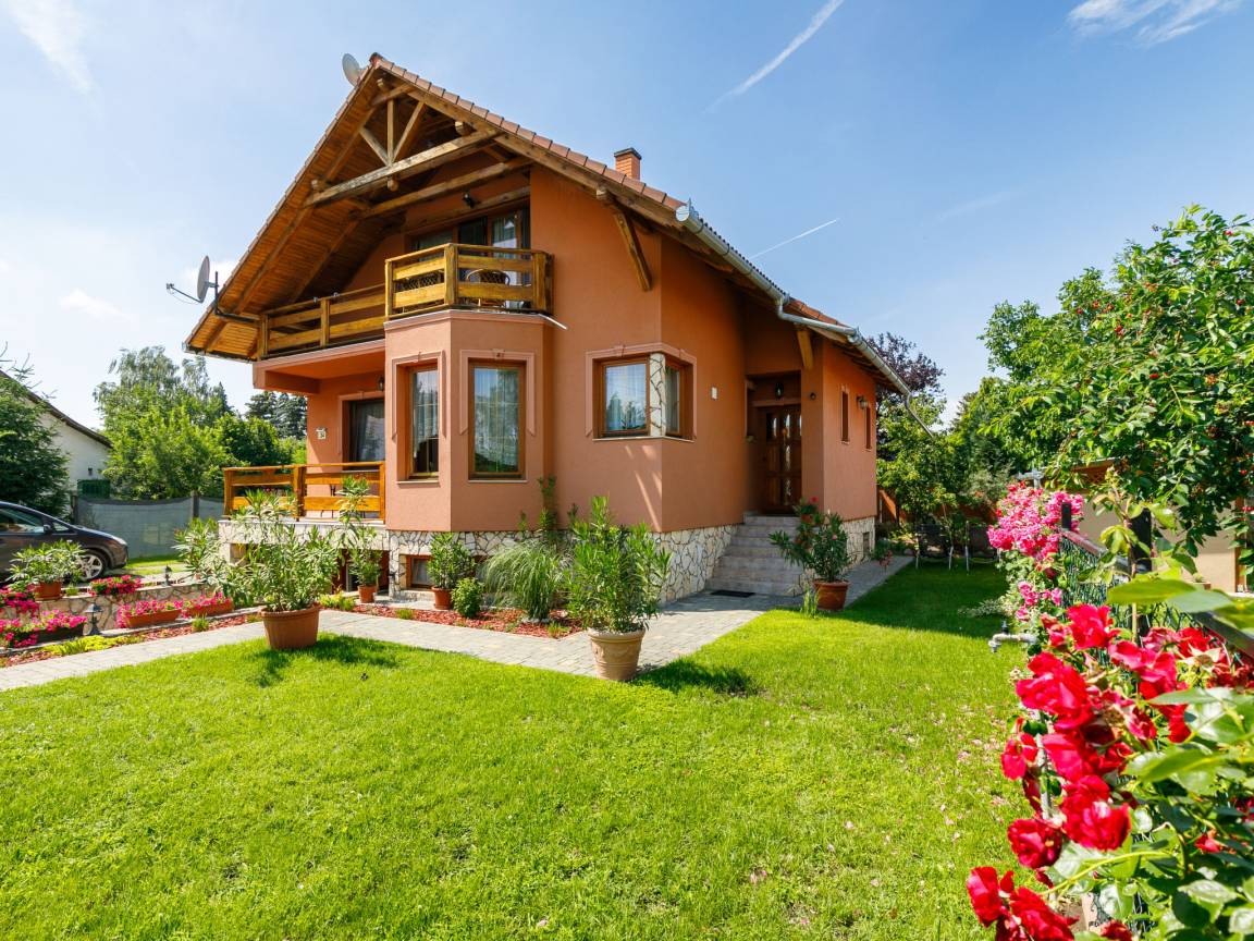 120 M² Apartment ∙ 3 Bedrooms ∙ 6 Guests - Balatonlelle