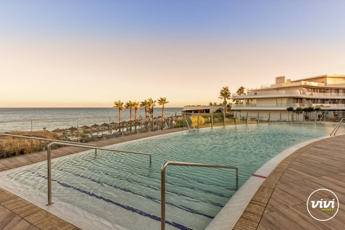 127 M² Apartamento ∙ 3 Habitaciones ∙ 6 Huéspedes - Estepona