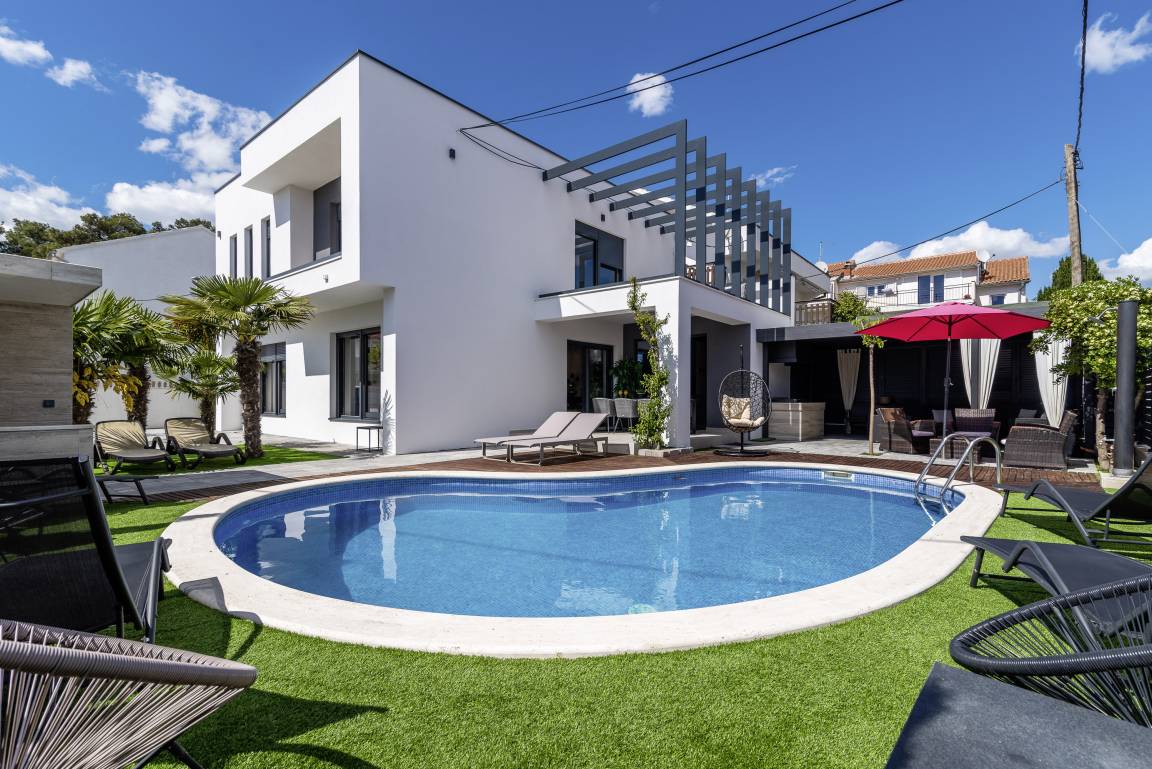 140 M² Villa ∙ 4 Schlafzimmer ∙ 8 Gäste - Vodice