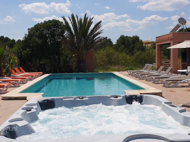 House ∙ 13 Bedrooms ∙ 36 Guests - Catalonia