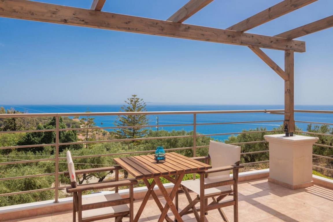 200 M² Villa ∙ 4 Bedrooms ∙ 8 Guests - Zakinthos