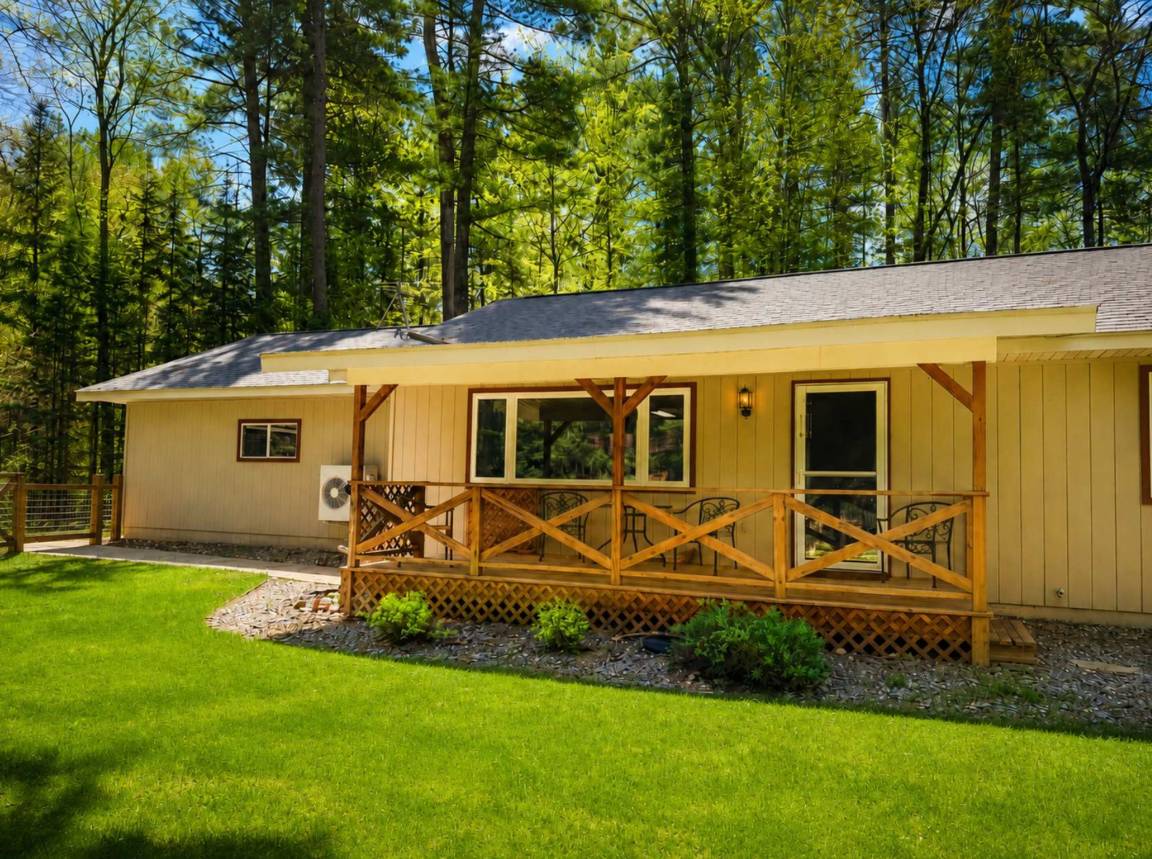 Apartment ∙ 2 Bedrooms ∙ 4 Guests - Two Sisters Lake, WI