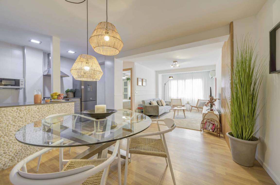 80 M² Apartment ∙ 2 Bedrooms ∙ 4 Guests - Valencia