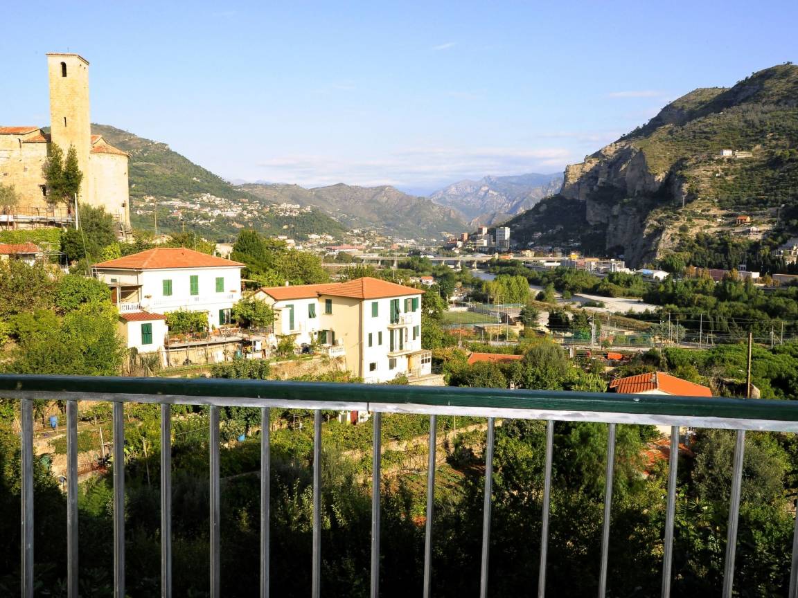 120 M² Apartment ∙ 3 Bedrooms ∙ 7 Guests - Ventimiglia