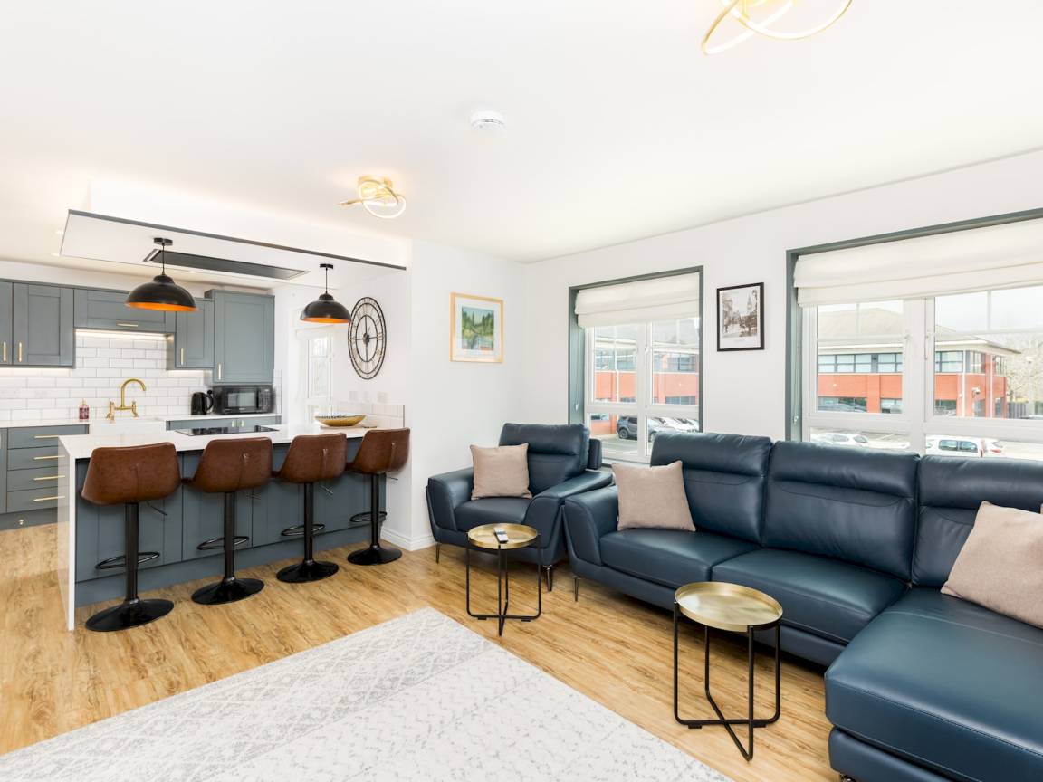 56 M² Apartment ∙ 2 Bedrooms ∙ 2 Guests - Royal Leamington Spa