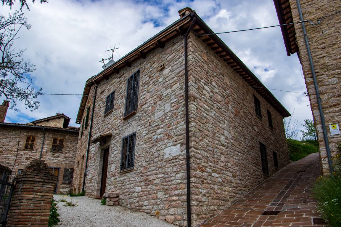 81 M² House ∙ 2 Bedrooms ∙ 4 Guests - Marche