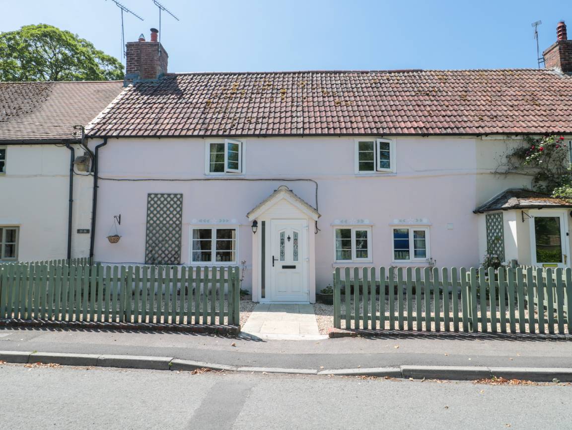 Cottage ∙ 2 Bedrooms ∙ 4 Guests - Warminster