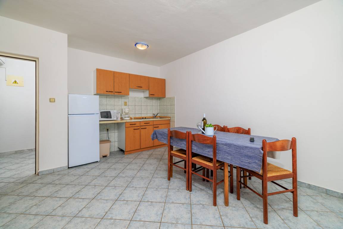 80 M² Apartment ∙ 2 Bedrooms ∙ 6 Guests - Lopar