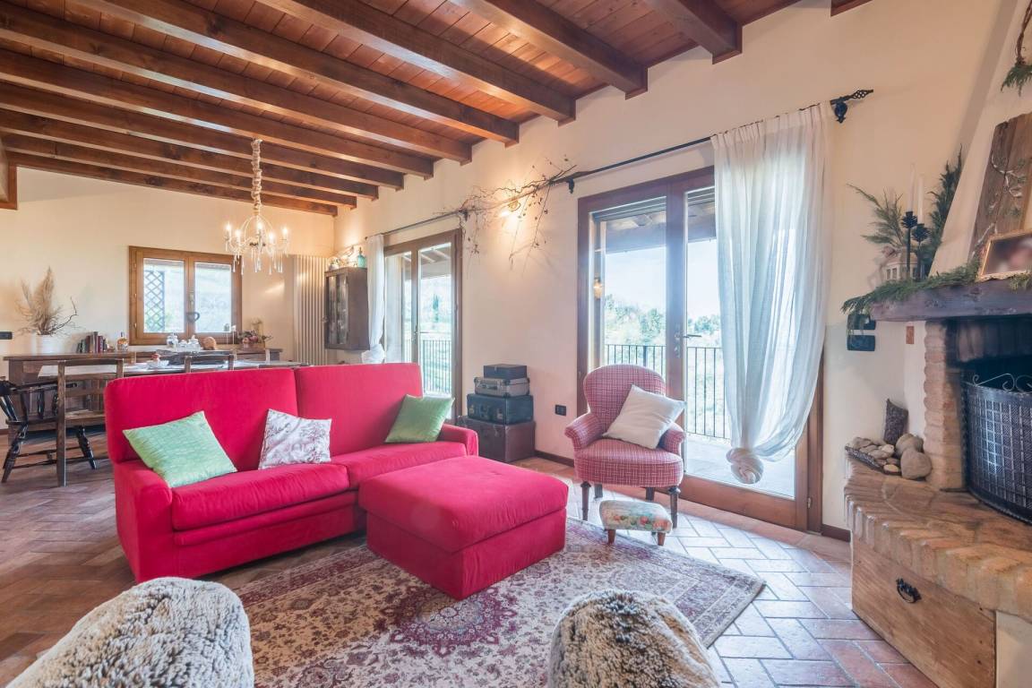 240 M² Villa ∙ 4 Bedrooms ∙ 10 Guests - Cattolica