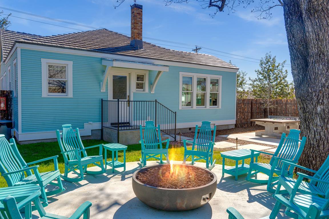 House ∙ 3 Bedrooms ∙ 6 Guests - Fredericksburg, TX