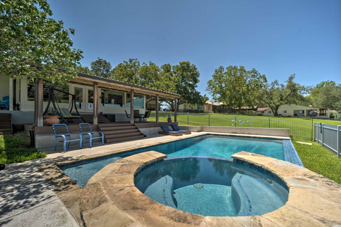 204 M² House ∙ 3 Bedrooms ∙ 10 Guests - Kingsland, TX