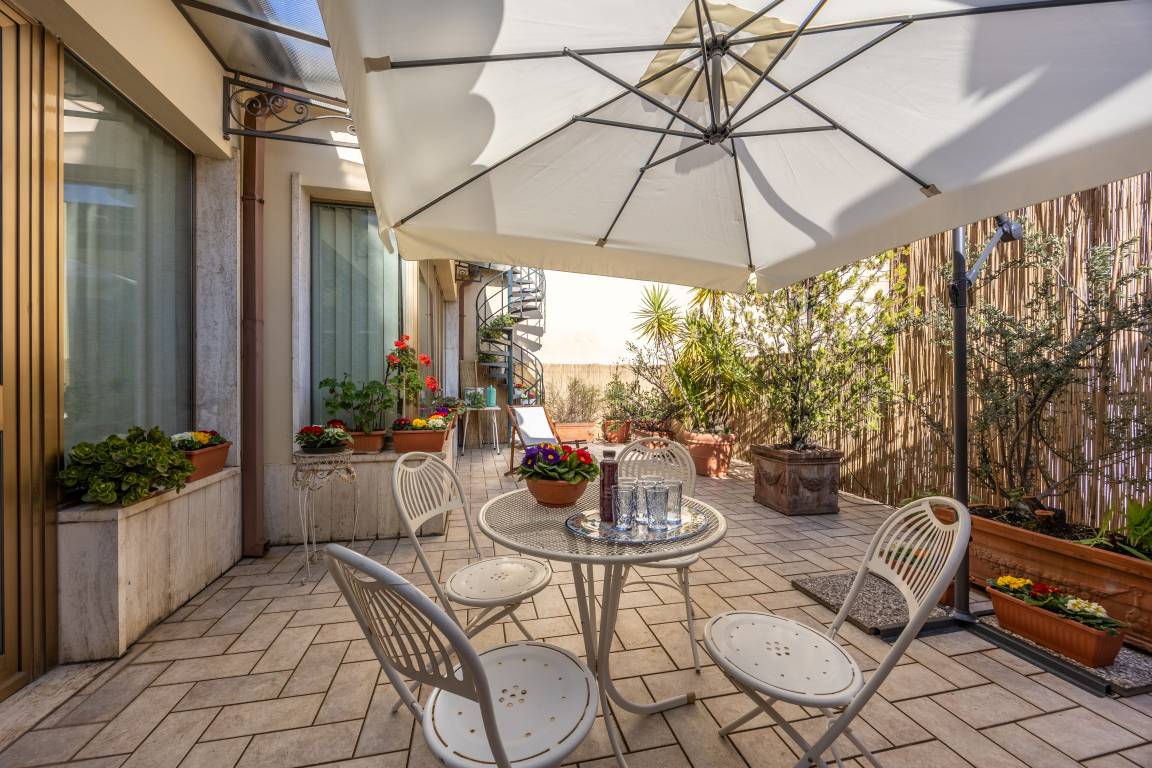 120 M² Apartment ∙ 2 Bedrooms ∙ 5 Guests - Arezzo