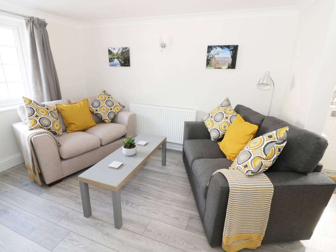 Cottage ∙ 2 Bedrooms ∙ 4 Guests - Stratford-upon-Avon