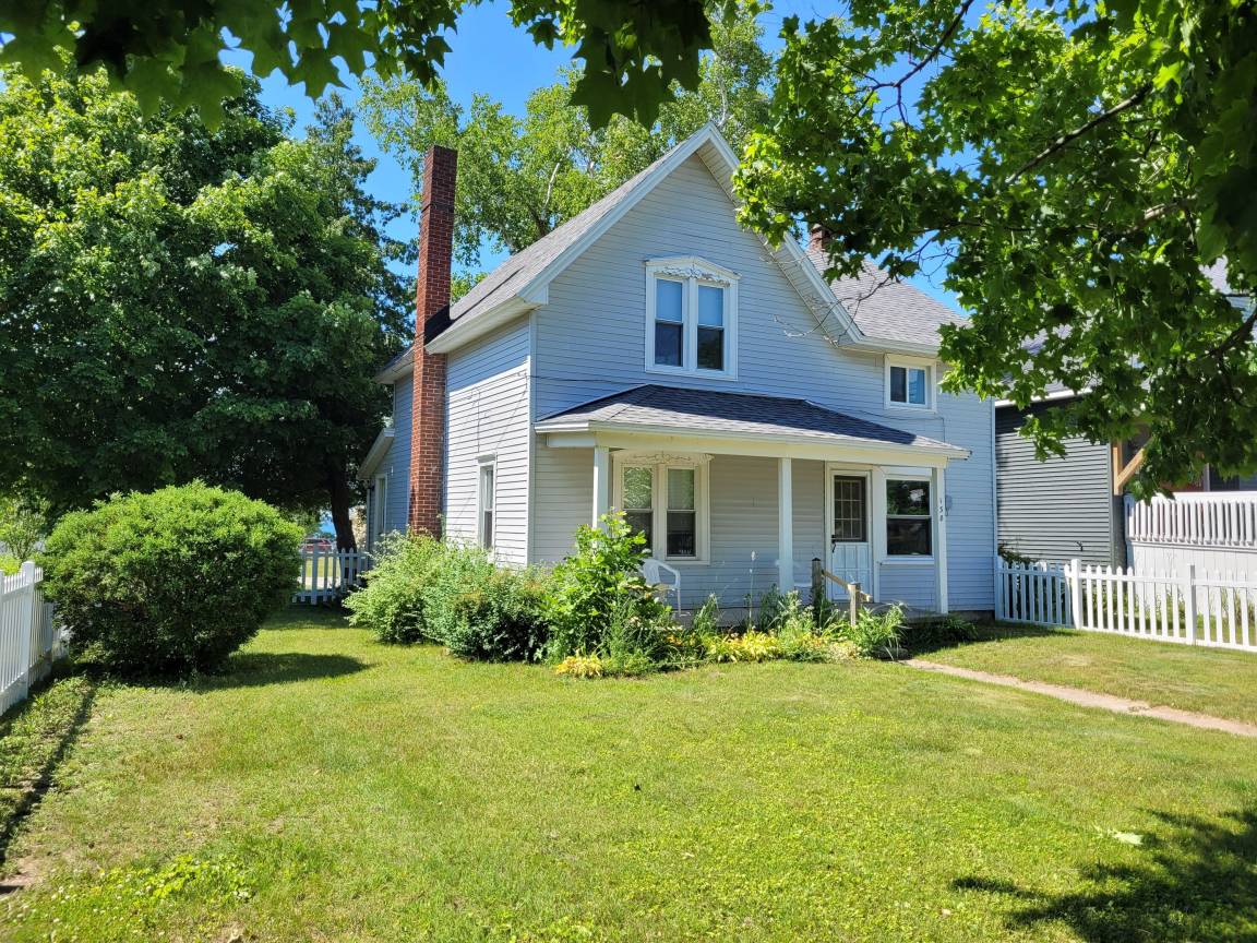 185 M² Huis ∙ 4 Slaapkamers ∙ 10 Gasten - Beulah, MI