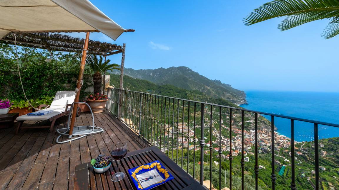 150 M² Villa ∙ 3 Bedrooms ∙ 6 Guests - Amalfi