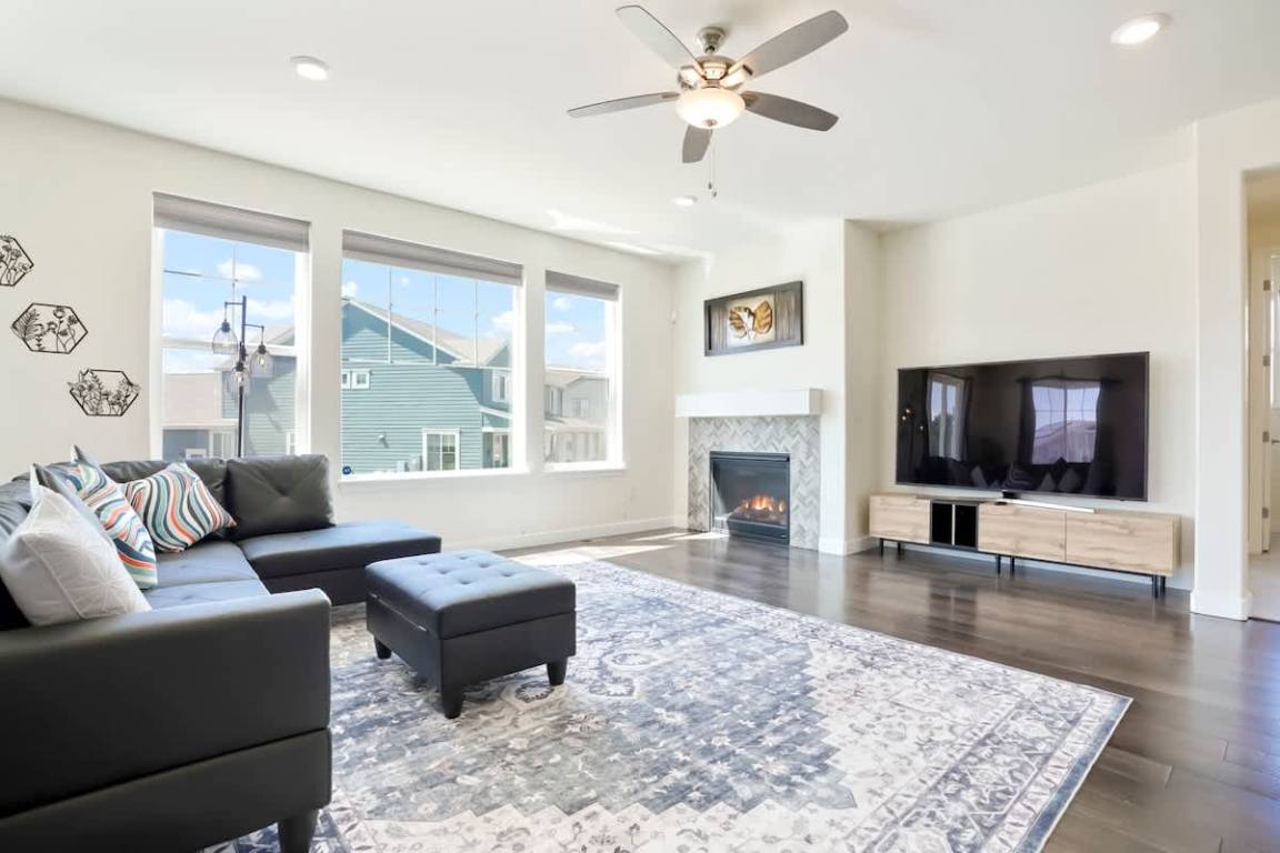 一軒家 ∙ 寝室: 5 ∙ ゲスト10 人 - ゴールデン, CO