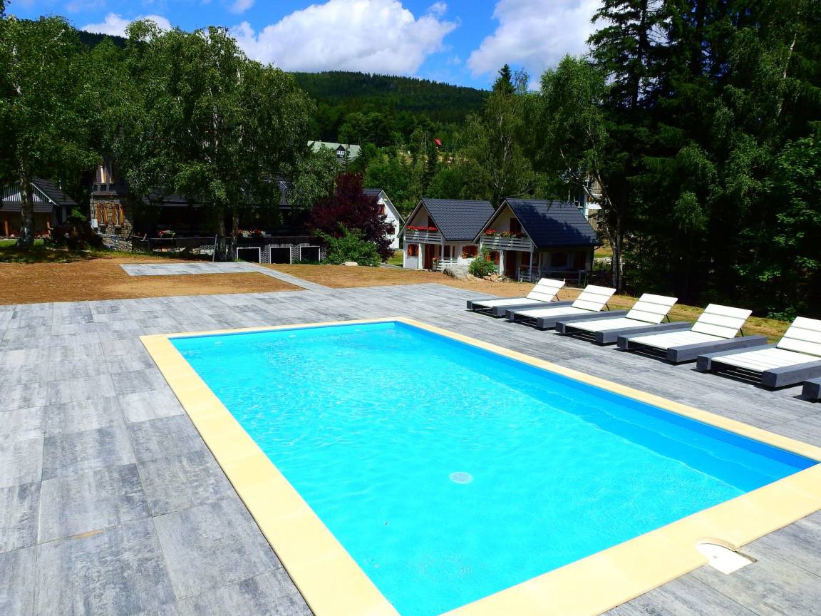 390 M² Ferienhaus ∙ 8 Schlafzimmer ∙ 27 Gäste - Harrachsdorf