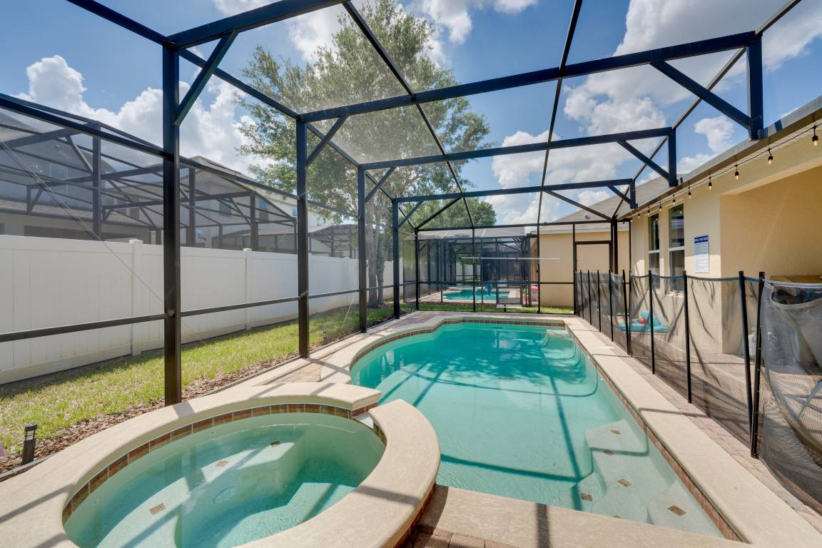 181 M² House ∙ 4 Bedrooms ∙ 8 Guests - Davenport, FL