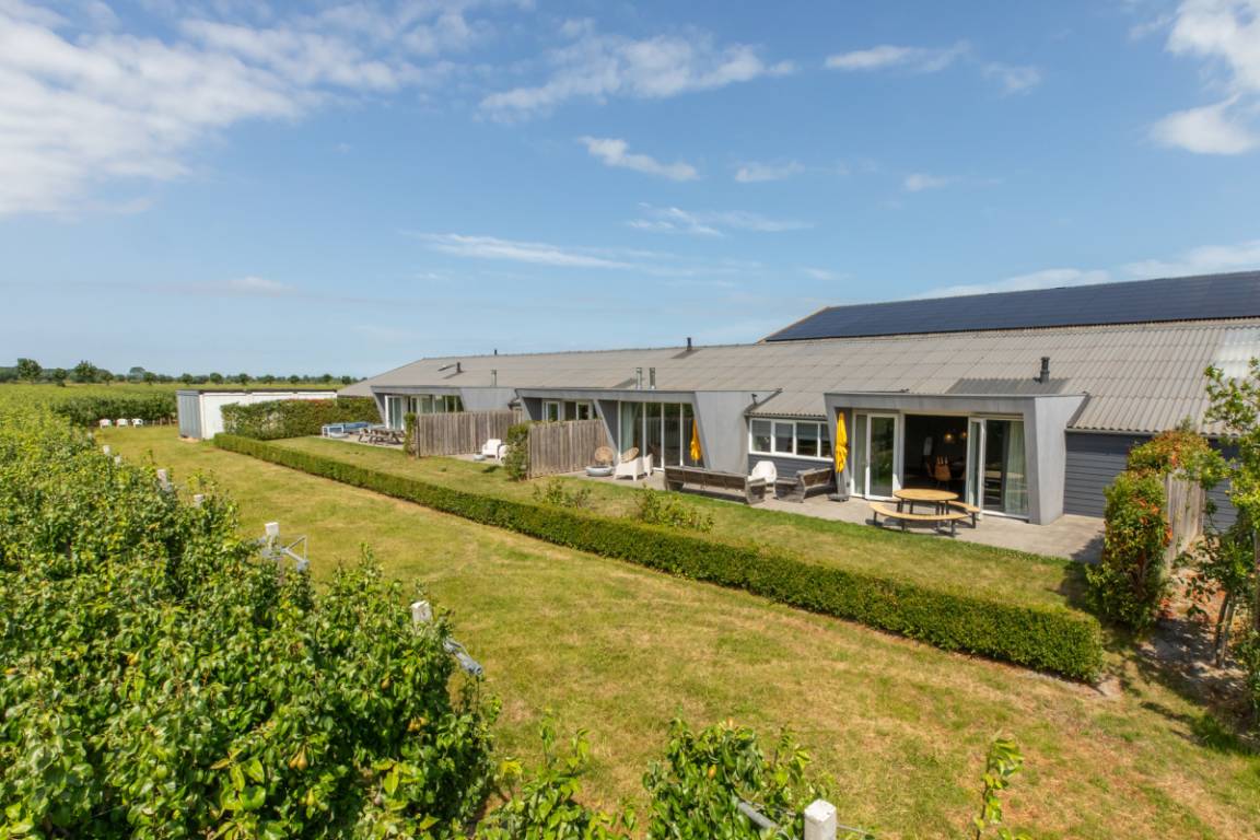 600 M² House ∙ 11 Bedrooms ∙ 24 Guests - Cadzand