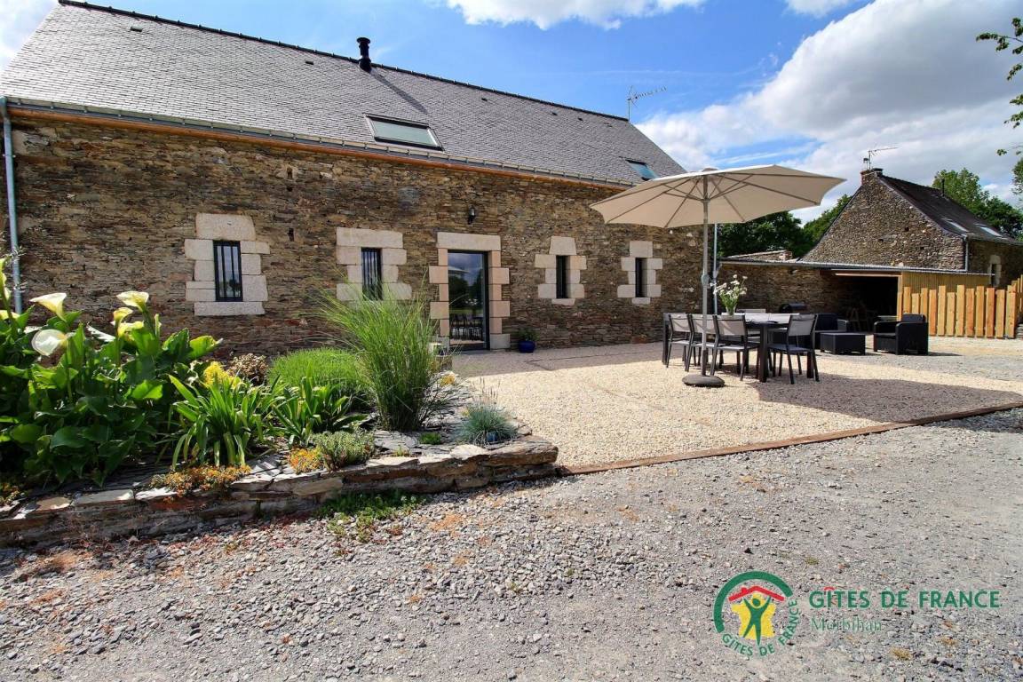 110 M² Gîte ∙ 4 Chambres ∙ 8 Personnes - Guillac