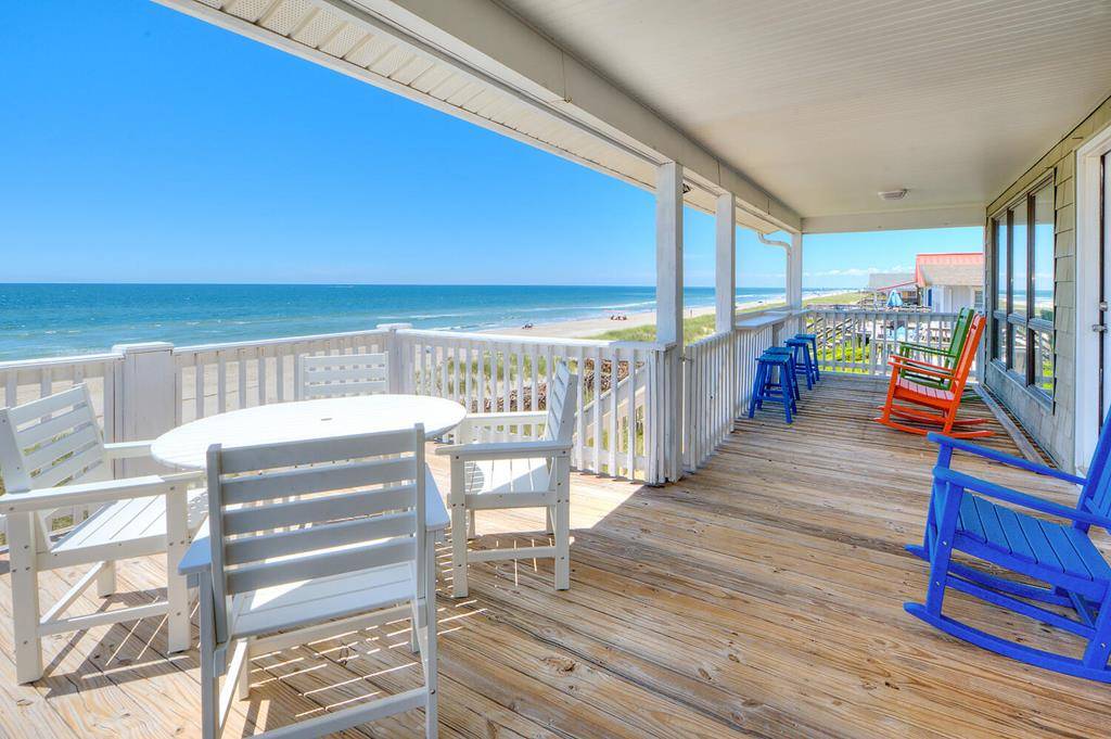 House ∙ 4 Bedrooms ∙ 16 Guests - Oak Island, NC