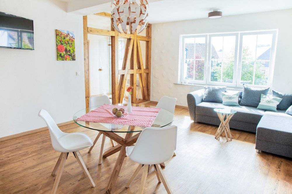 79 M² Ferienwohnung ∙ 2 Schlafzimmer ∙ 4 Gäste - Neukirchen