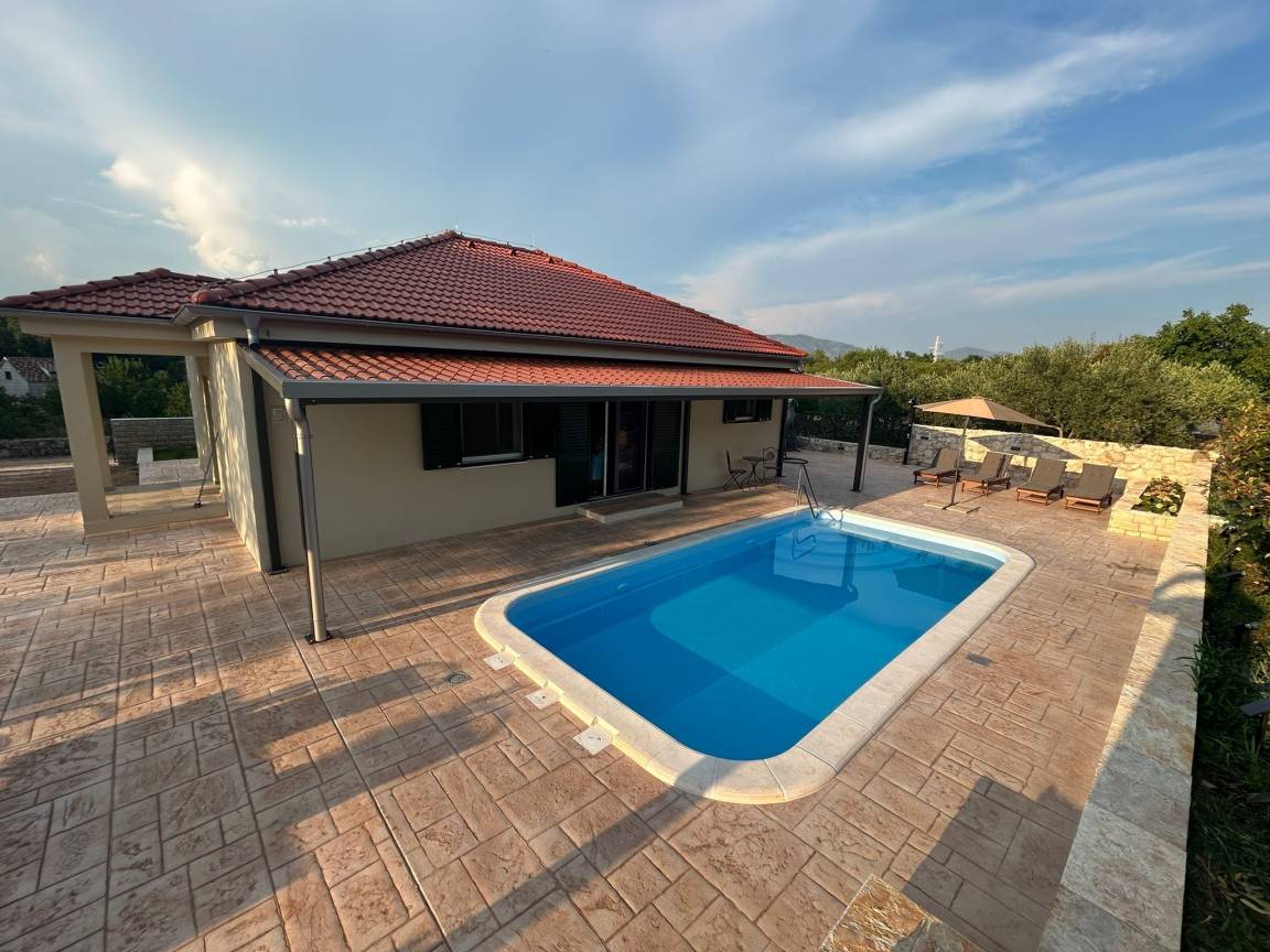 110 M² Ferienhaus ∙ 3 Schlafzimmer ∙ 8 Gäste - Brela