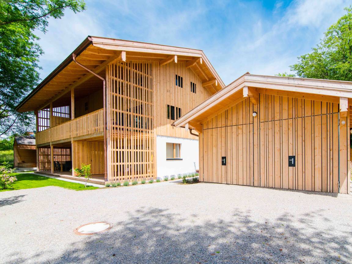85 M² Ferienwohnung ∙ 2 Schlafzimmer ∙ 4 Gäste - Chieming