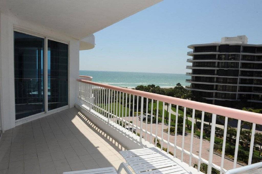 Condo ∙ 2 Bedrooms ∙ 4 Guests - Sarasota, FL