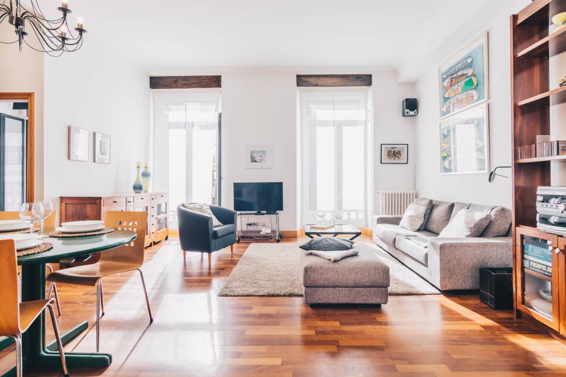 100 M² Apartamento ∙ 3 Habitaciones ∙ 6 Huéspedes - Pasajes