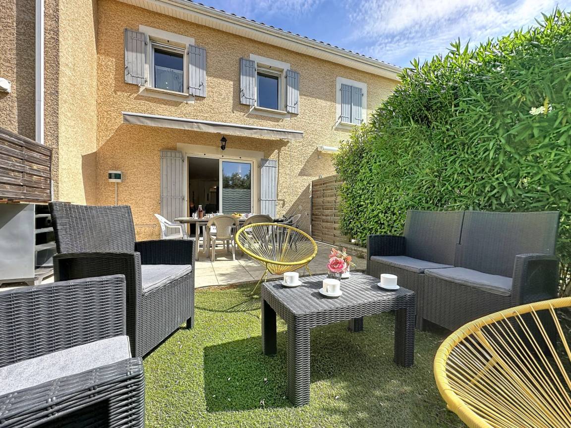 70 M² Maison De Vacances ∙ 3 Chambres ∙ 6 Personnes - Calvisson