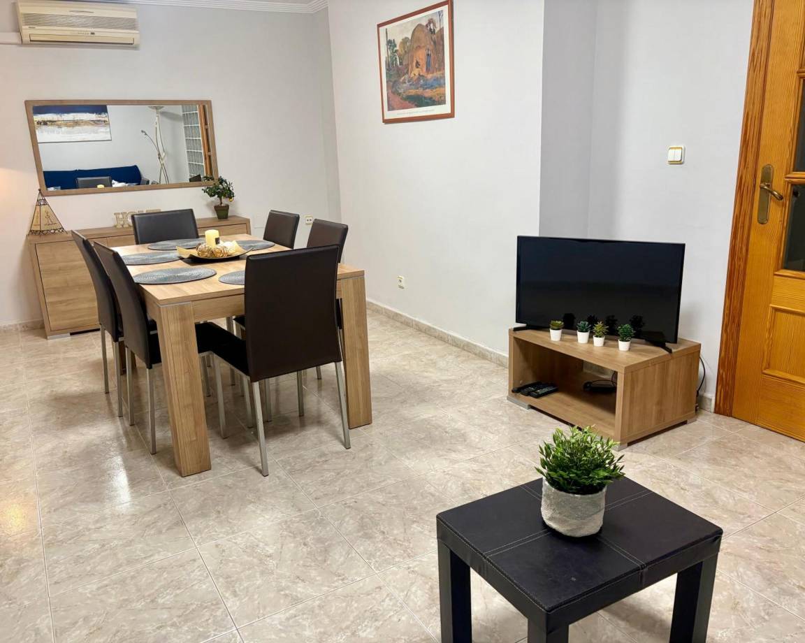 93 M² Apartment ∙ 3 Bedrooms ∙ 5 Guests - Albaida