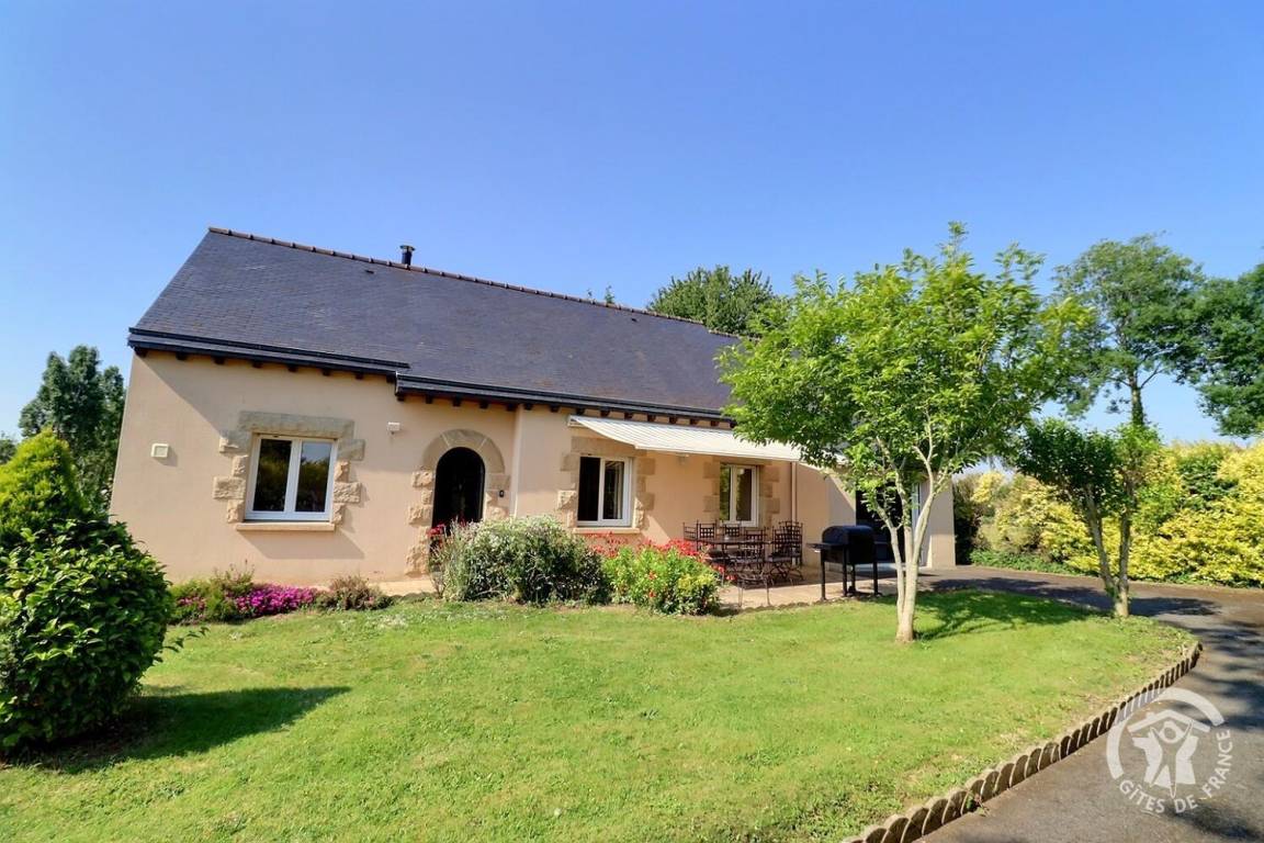 108 M² Gîte ∙ 3 Chambres ∙ 6 Personnes - Tinténiac