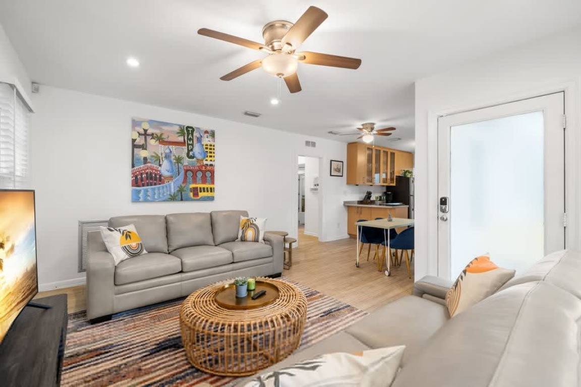 House ∙ 3 Bedrooms ∙ 8 Guests - Tampa