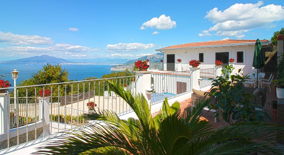 Villa ∙ 4 Bedrooms ∙ 8 Guests - Sorrento