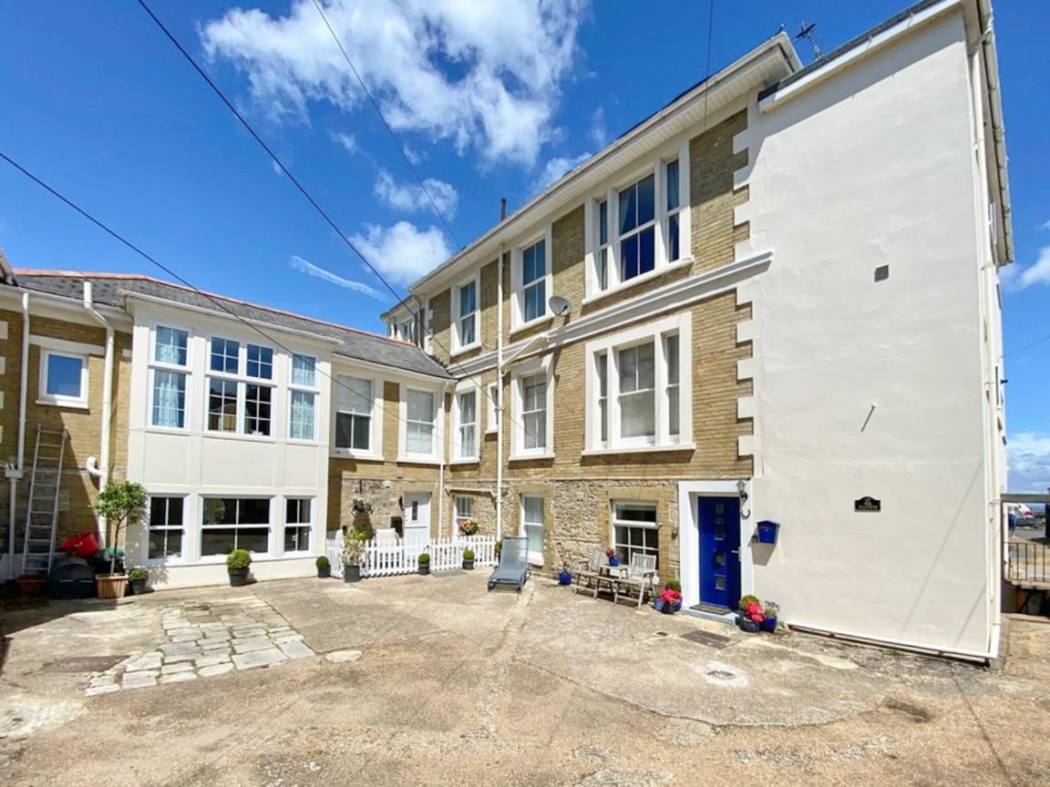 Cottage ∙ 2 Bedrooms ∙ 4 Guests - Fareham