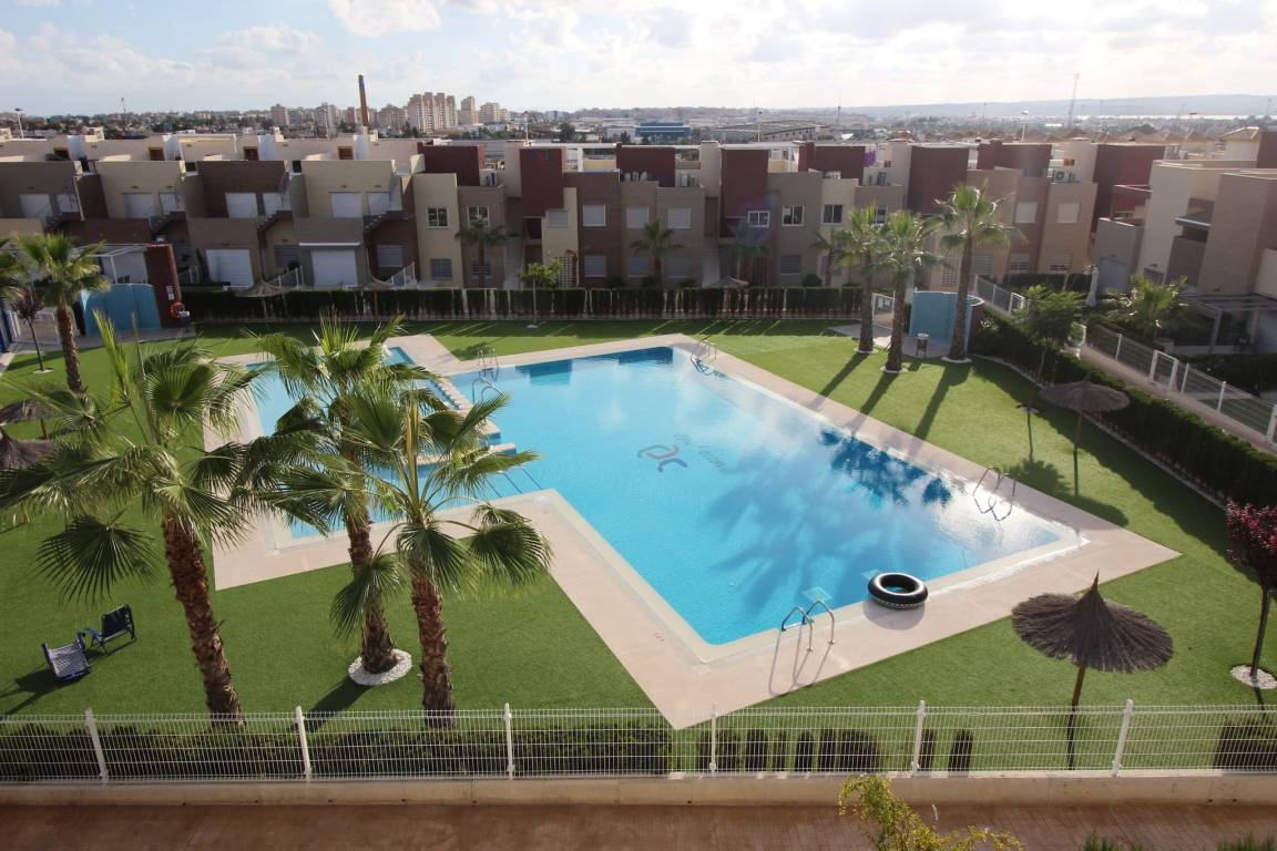 80 M² Apartamento ∙ 2 Habitaciones ∙ 6 Huéspedes - Torrevieja