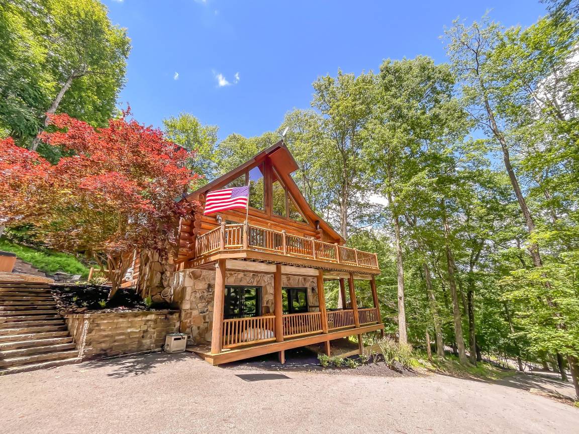 Cabin ∙ 4 Bedrooms ∙ 12 Guests - Deep Creek Lake, MD