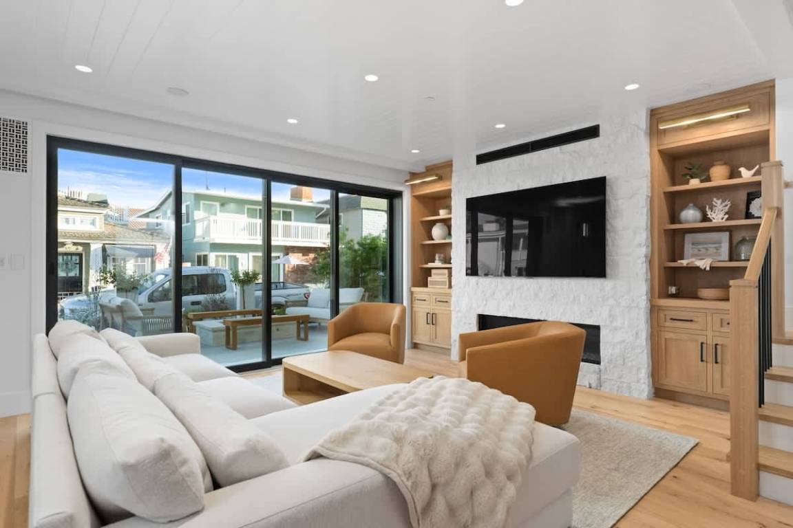 House ∙ 5 Bedrooms ∙ 11 Guests - Huntington Beach, CA