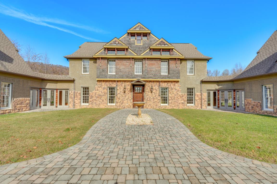 557 M² House ∙ 5 Bedrooms ∙ 12 Guests - ETSU, Kingsport