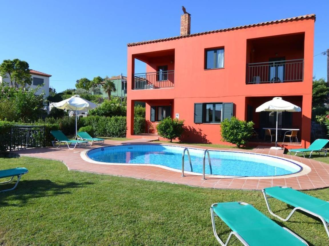 150 M² House ∙ 4 Bedrooms ∙ 8 Guests - Heraklion