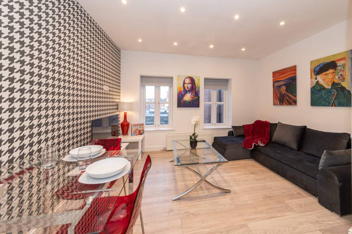Apartment ∙ 1 Bedroom ∙ 3 Guests - Reading Station
