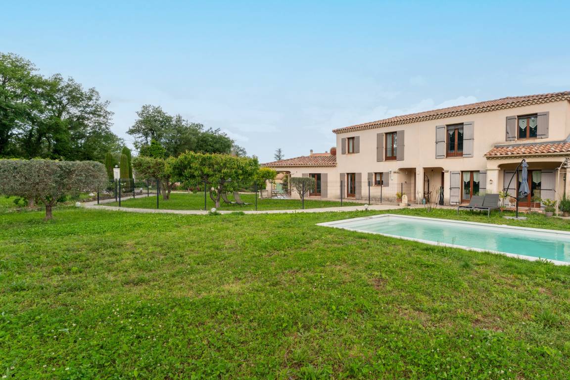 100 M² Huis ∙ 3 Slaapkamers ∙ 6 Gasten - Mazan