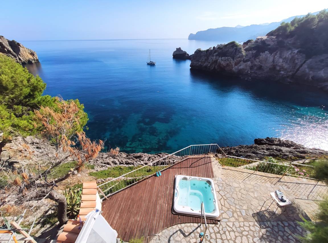 100 M² Villa ∙ 4 Bedrooms ∙ 8 Guests - Deià