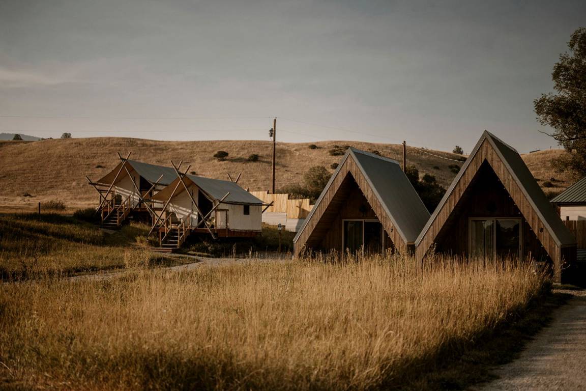 Cabin ∙ 1 Bedroom ∙ 2 Guests - Emigrant, MT